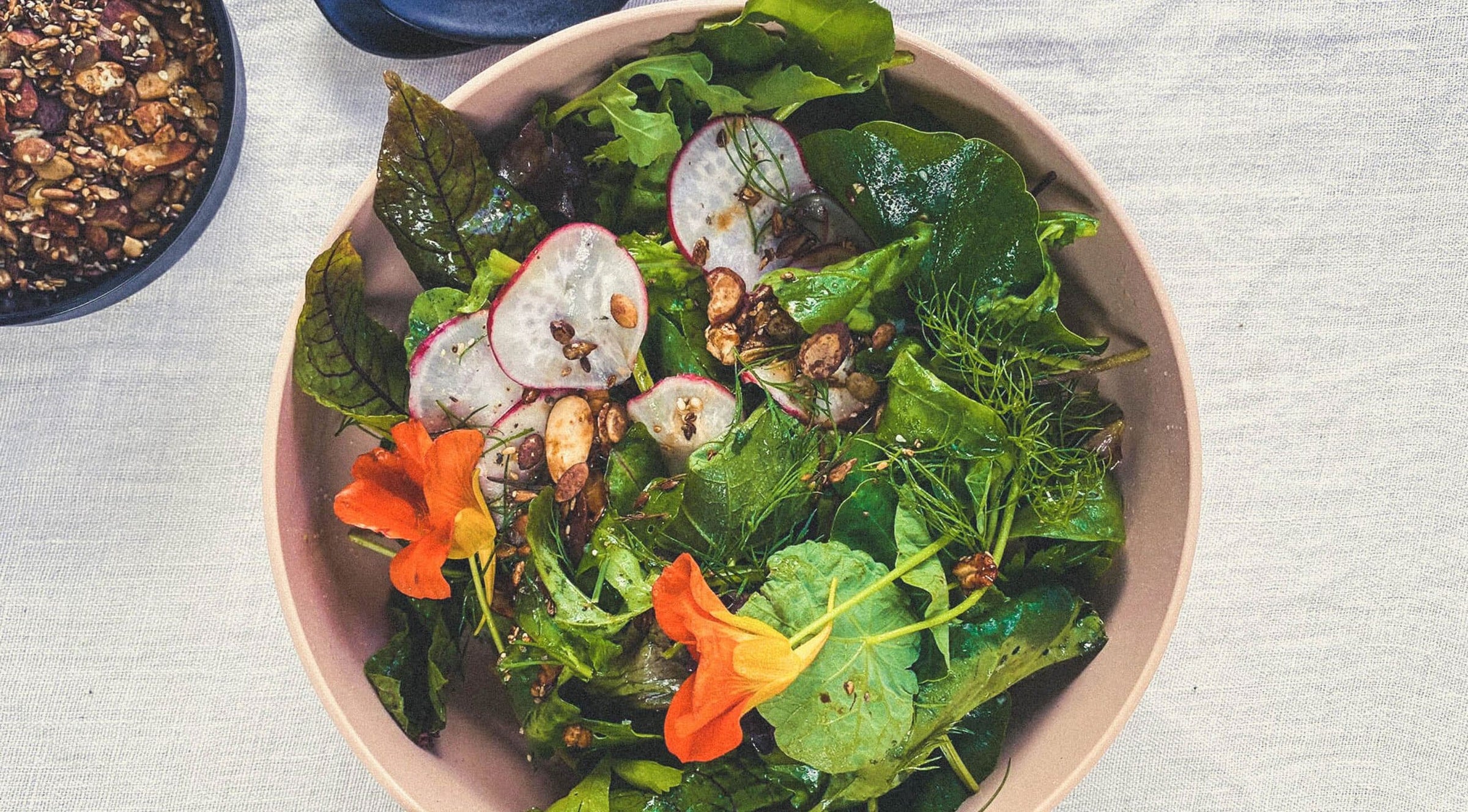 Green Salad With Salad Sprinkle